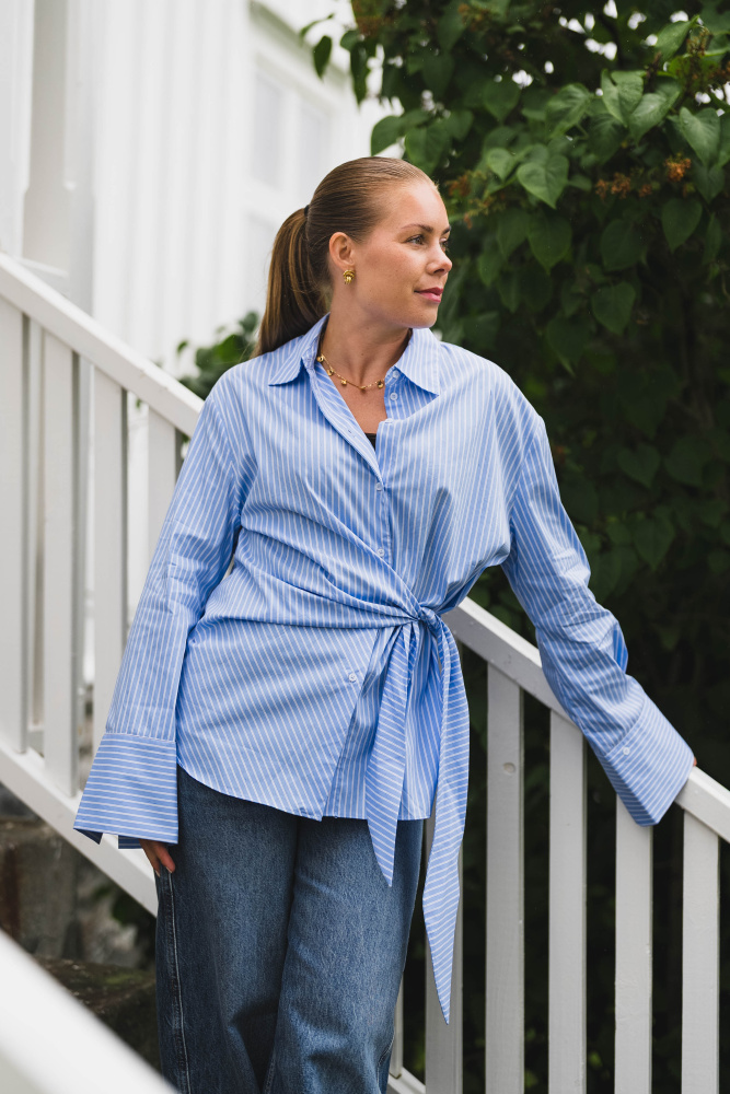 Helisa Stripe Shirt Light Blue - Vakre Vene