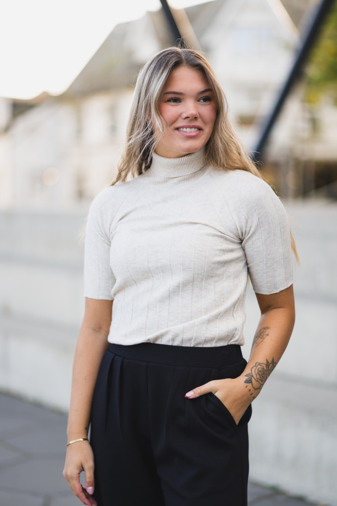 Nikola Kellsie SS Pullover Ecru - Vakre Vene