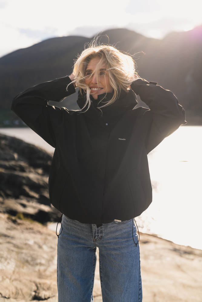 Flow Jacket Black - Vakre Vene